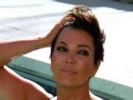 Голая Крис Дженнер в Keeping up with the Kardashians