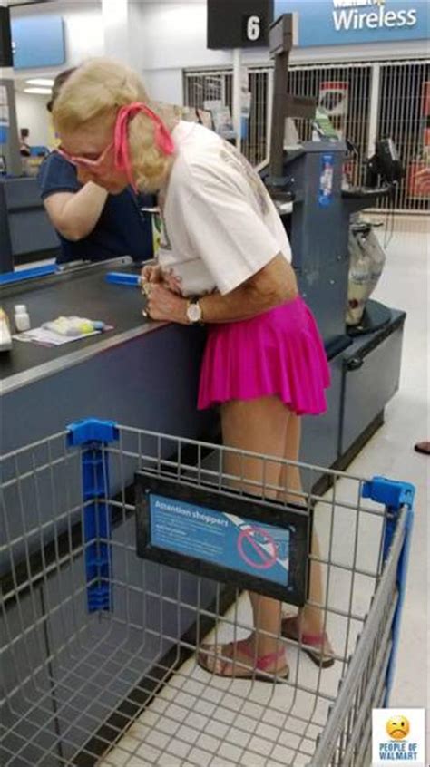Welcome To Wal Mart I Ll Be Your Guide 20 Pics