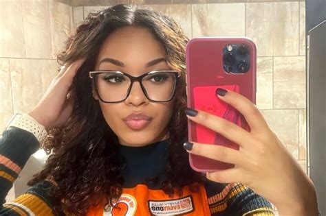 Who Is Home Depot Girl Ariana Josephine The Us Sun