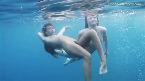 2 Hot Girls Naked In The Sea Swimming Eporner