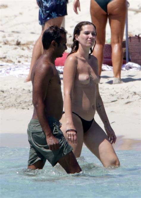 Serena Skov Campbell Nude In Formentera 16 Pics The Fappening