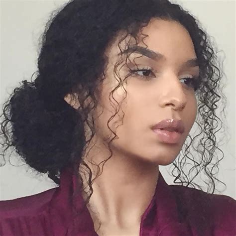 Pin On Looks Curly Girl Hairstyles Curly Hair Styles Hair Inspiration
