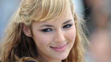 Les 10 Plus Belles Femmes Françaises De Tous Les Temps