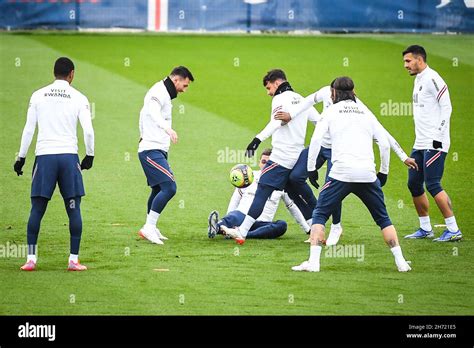Saint Germain En Laye France France 19th Nov 2021 Lionel Leo Messi Of Psg Juan Bernat Of