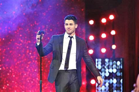 Nick Jonas On New Years Eve Iggy Azalea And 2015 Goals Glamour