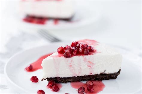 Greek Yogurt Cheesecake With Pomegranate Syrup Greek Yogurt Cheesecake Greek Yogurt Recipes