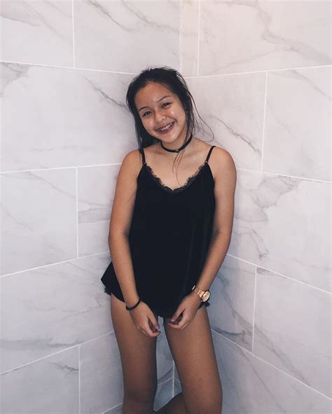 Singaporetreasure Syt Showing Off Her Bikini Tumblr Pics