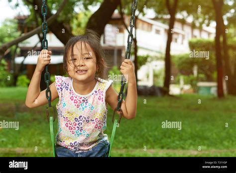 Filipina Girl Fotos Und Bildmaterial In Hoher Auflösung Alamy