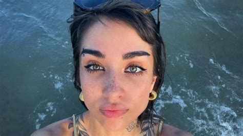 Grabaron A María Becerra Jugando Con La Arena En La Playa Y El Video Se Volvió Viral Contexto