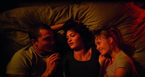 Photo De Aomi Muyock Love Photo Karl Glusman Aomi Muyock Klara Kristin Photo 13 Sur 16