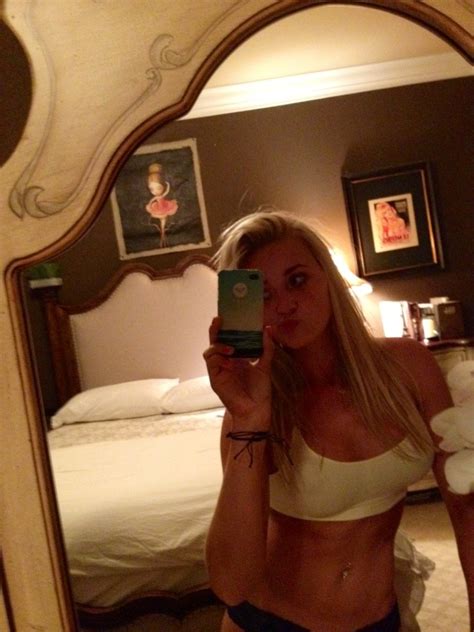 Nackte Aj Michalka In Icloud Leak Scandal