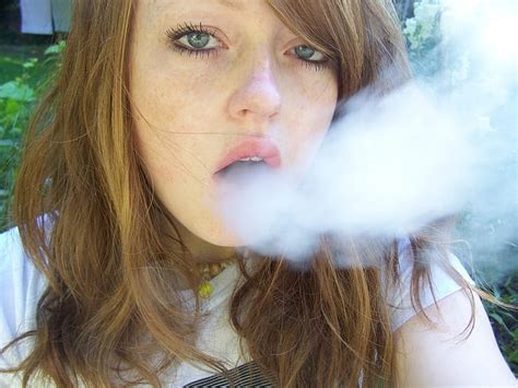 Kobiety Redheads Lesbijki Downblouse Neonlynxie Dwie Dziewczyny 2560x1440 People Hot Girls
