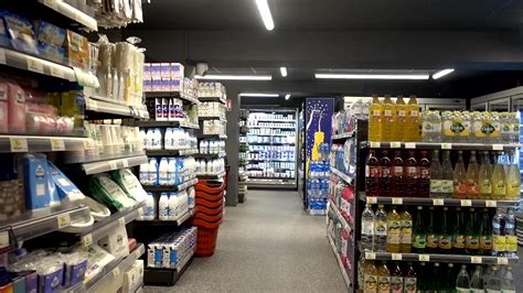 Naked In Shop SPAR FAPCAT
