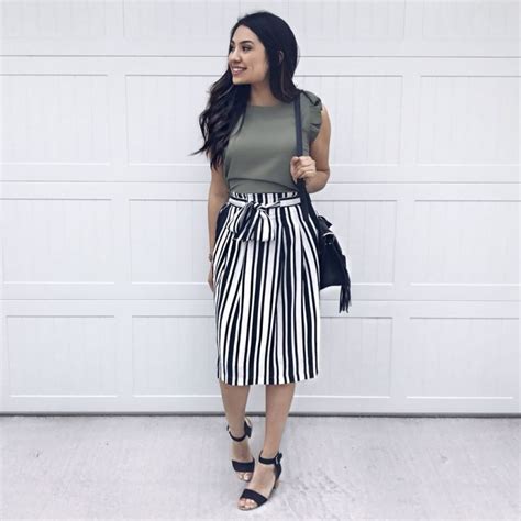 49 Modest But Classy Skirt Outfits Ideas Suitable For Fall Addicfashion
