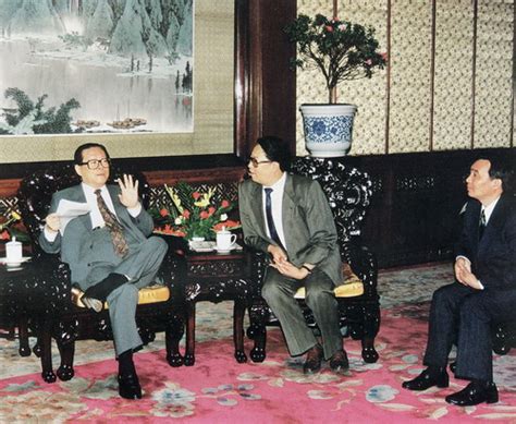 1993年江泽民接见光明日报主要负责人 庆祝光明日报创刊60周年 光明网
