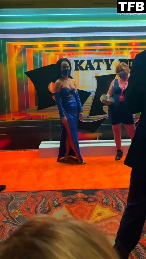 Katy Perry Sexy Boobs 5 Photos Sexy Youtubers🔥