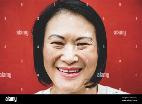 Japanese Mature Woman Face Fotos Und Bildmaterial In Hoher Auflösung Alamy
