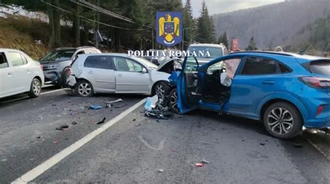 Accident Rutier Grav Trei Autovehicule Implicate 5 Persoane Au Fost