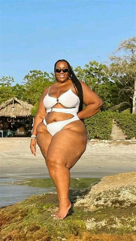 5 Hot Sexy Olivia Freeman Bikini Pics