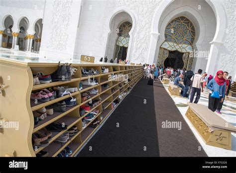 Shoe Rack Sultan Mosque Hi Res Stock Photography And Images Alamy