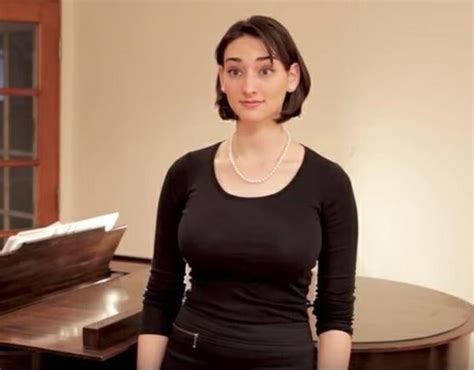 Abigail Shapiro R2busty2hide
