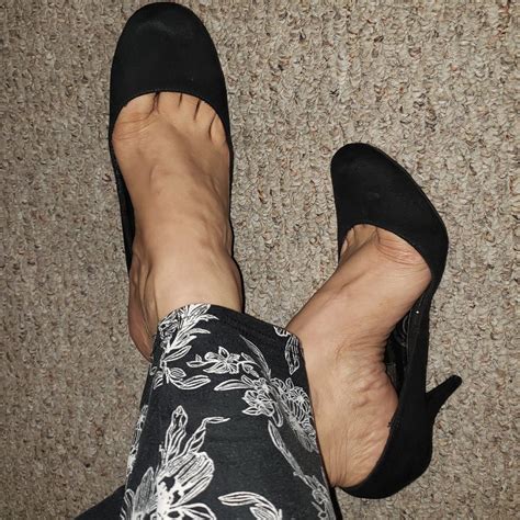 A Lot Of Toe Cleavage