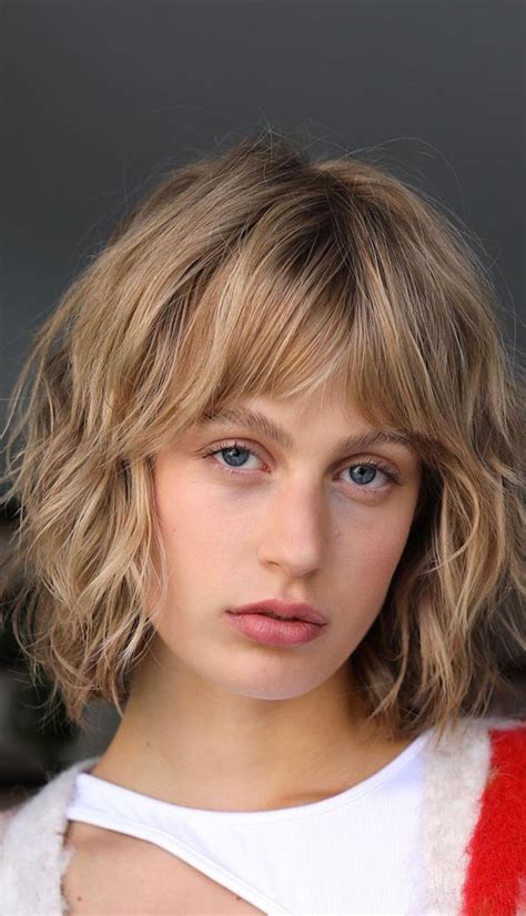 30 Cute Fringe Hairstyles For Your New Look Short Shag Bob With Bangs