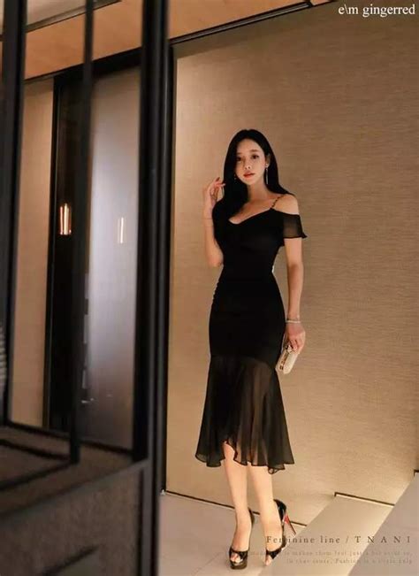 韩国最美网红女神福利照 黑丝长腿低胸装超诱惑 新浪游戏 手机新浪网