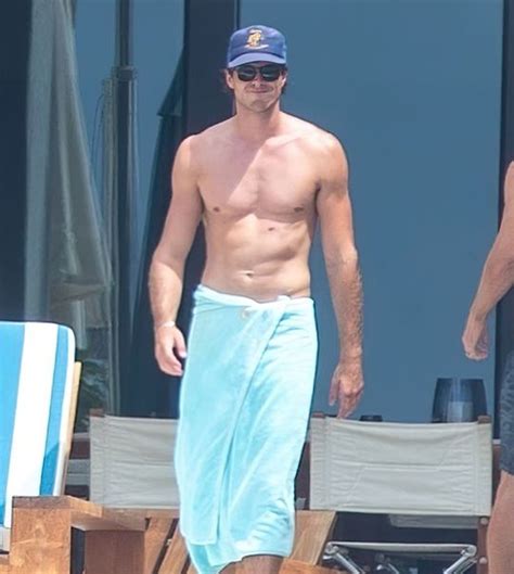 El Protagonista De Euphoria Jacob Elordi Presume De Cuerpazo Mientras Toma El Sol Shangay