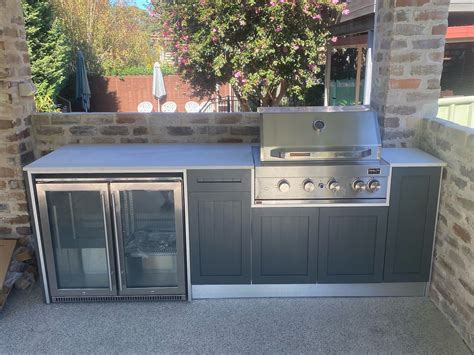 Powder Coated Aluminium Door Types Weatherproof Kitchens