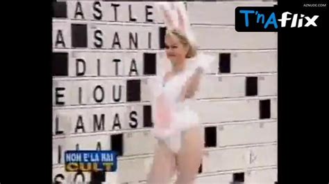 Antonella Elia Sexy Scene In Non E La Rai