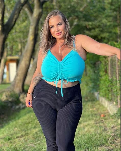 Plus Size Beauty Big And Beautiful Full Figure Fashion Chubby Girl Curvy Women Fashion Girl