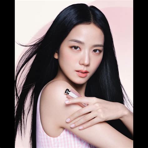 Blackpink Jisoo Gets Candid About Being Unpopular On Middle School Days I Didnt Recognize My