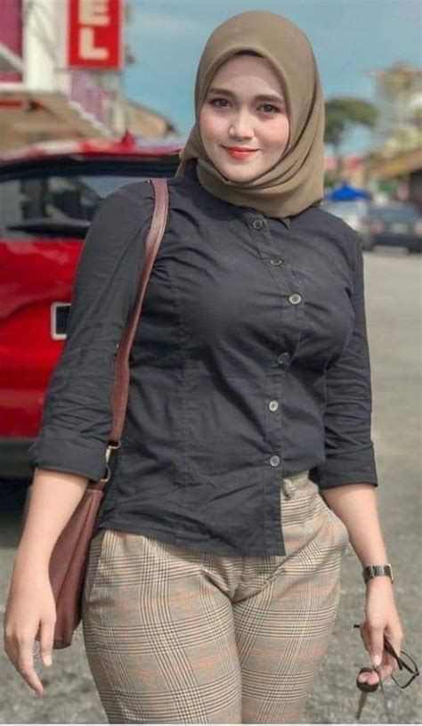 Beautiful Muslim Women Beautiful Hijab Curvy Girl Outfits Curvy Women Fashion Arab Girls