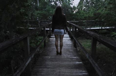 Showing Us Her Little Booty 🤌 Scrolller