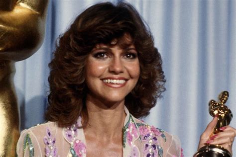 Burt Reynolds Refused To Attend The Oscars With Sally Field