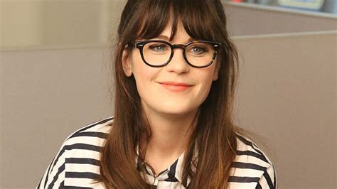 15 Celebrities Who Wear Glasses And Look Amazing While Doing Ithellogiggles