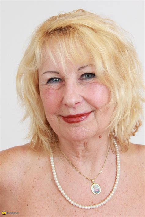 Oma Macht Sich Nackig Zeigefreudige Reife Frau Porn Photos Sex Videos