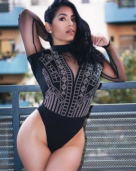 Elizabeth Ruiz Nude Leaked Pics And Sex Tape With Von Miller