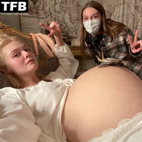 Elle Fanning Looks Sexy On The Set Of The Great” 19 Photos Thefappening
