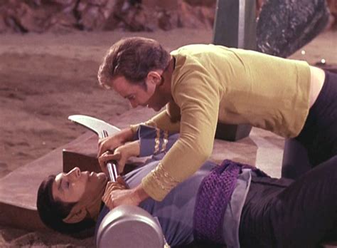 Top 10 Sexiest Star Trek Moments Women At Warp