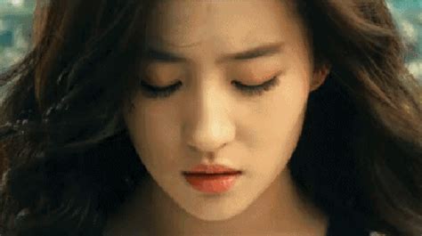 Fan Of 劉亦菲 Crystal Liu Yifei — 刘亦菲男装动图  Crystal Liu Yi Fei