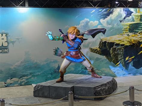 Awesome Tears Of The Kingdom Link Statue Spotted At Nintendo Live 2022 Zelda Dungeon
