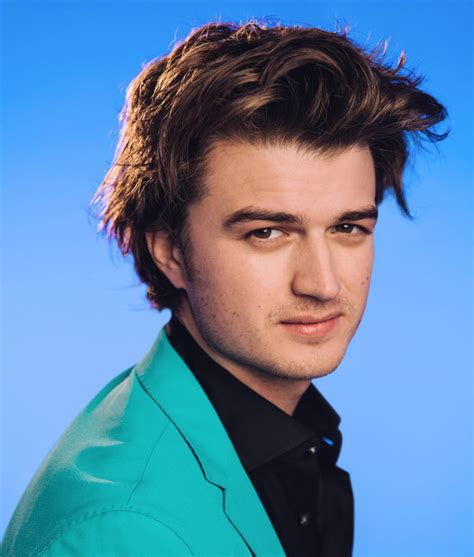 Joe Keery Netflix Queue Photoshoot 2020 Stranger Things Photo 43463701 Fanpop