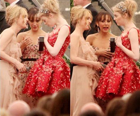 Star Emma Stone Suffers Public Wardrobe Malfunction Sizzerspedia