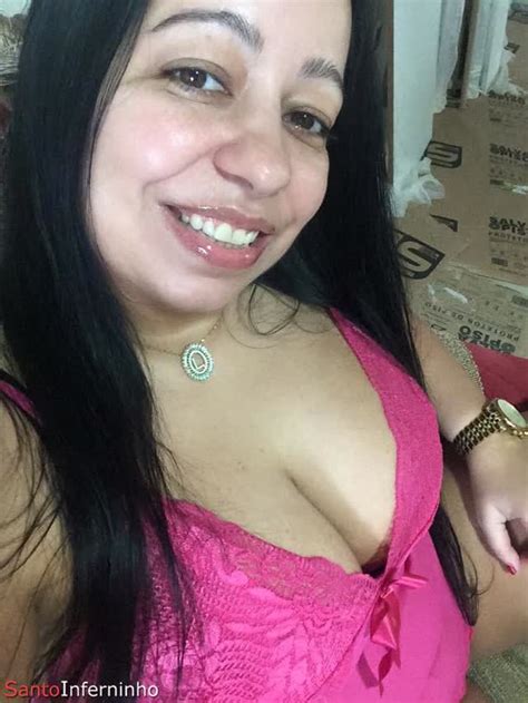 Letícia Coroa Gordinha E Muito Safada Tirou Fotos Peladinha Exibindo Seus Peitões E Mandou Pro