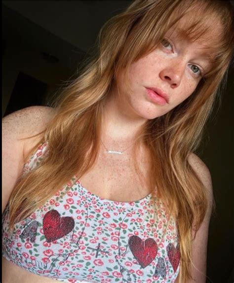 Pin By Larry Dale On Cute Major Babes Redheads Cute Girls Girl