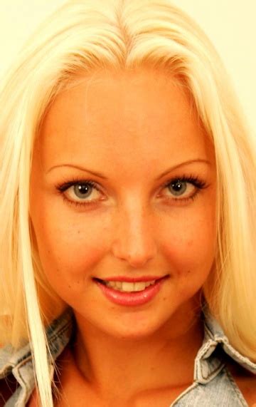 Вероника Саймон Veronica Simon дата рождения и знак зодиака кто по знаку зодиака Вероника