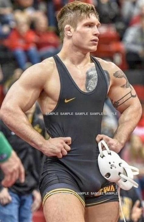 Matted BULGE Photograph 5x7 W112 College Wrestler Dude In Singlet