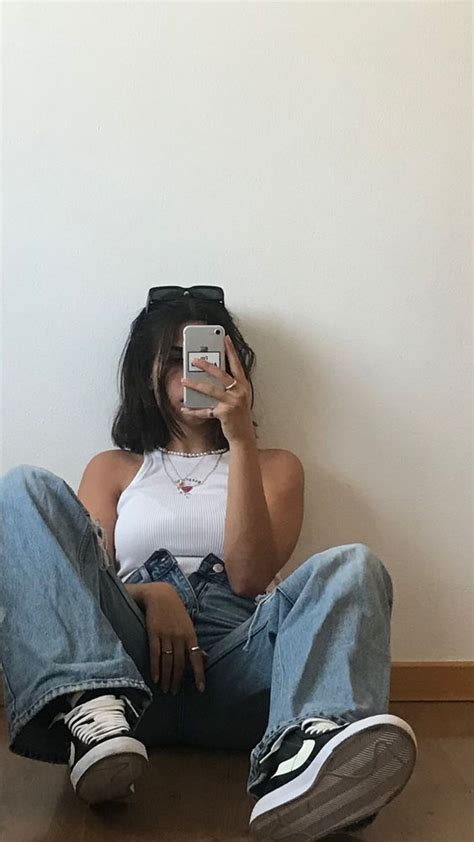 25 Mirror Selfie Poses Valemoods